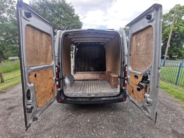 Grey Opel Movano 2016 in Vilnius, with an engine capacity of 2.30 L and mileage of 191 thousand km for 2950 €, photo 11 on AUTOMOTO.COM.LV