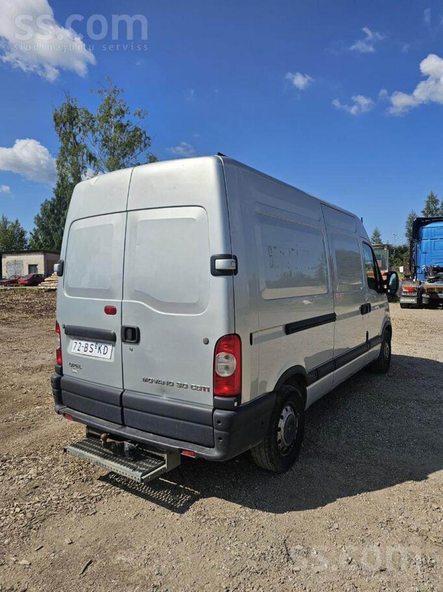 Grey Opel Movano 2004 in Rezekne, with an engine capacity of 3.00 L and mileage of 327 thousand km for 5300 €, photo 4 on AUTOMOTO.COM.LV