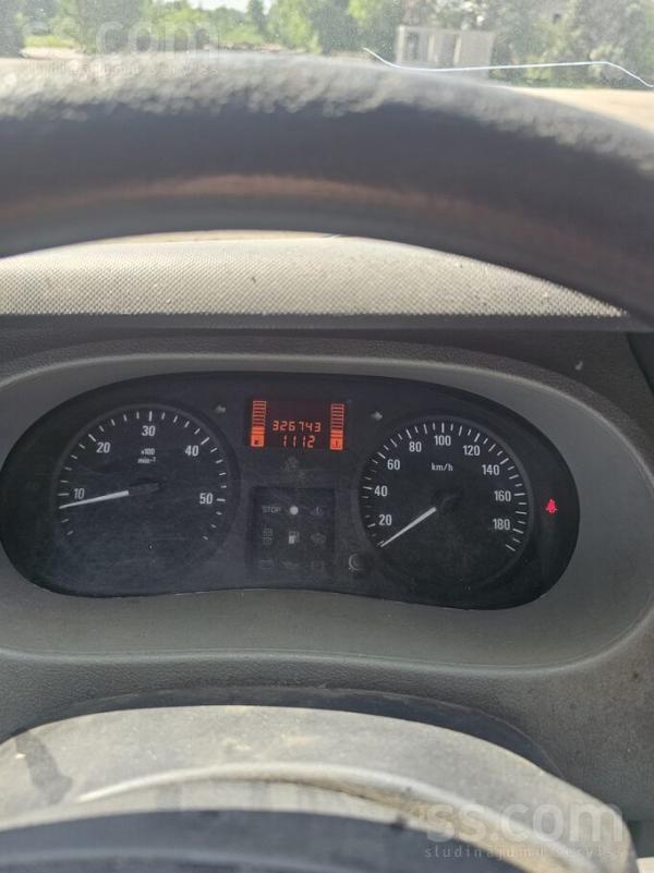 Grey Opel Movano 2004 in Rezekne, with an engine capacity of 3.00 L and mileage of 327 thousand km for 5300 €, photo 6 on AUTOMOTO.COM.LV