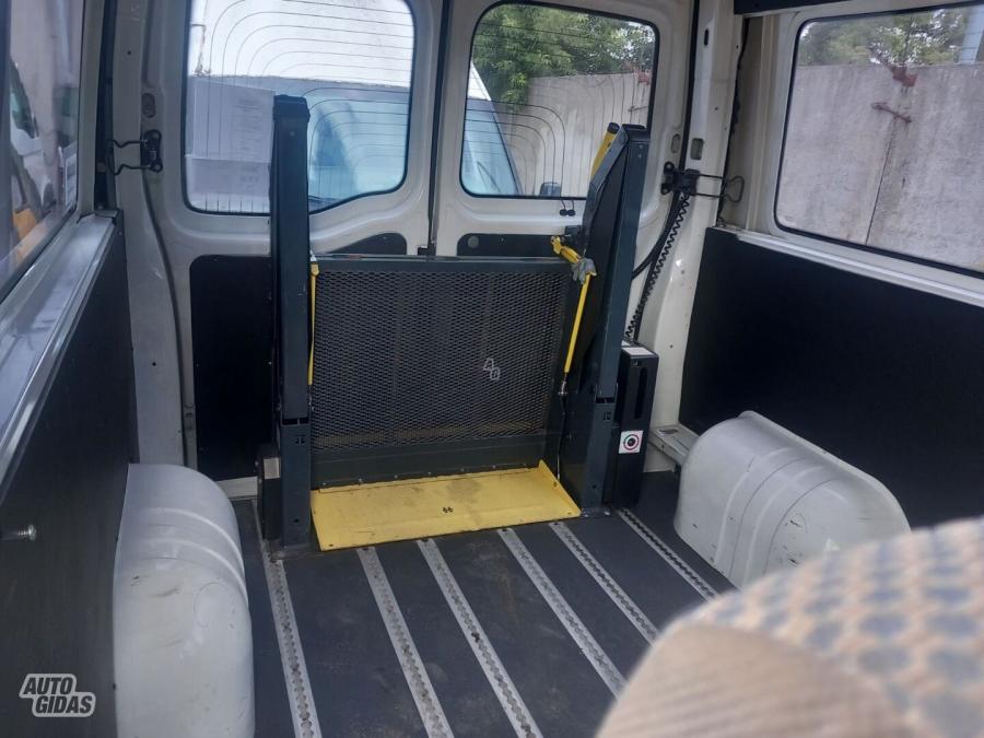 Opel Movano 2007 in Alytus, with an engine capacity of 2.50 L and mileage of 302 thousand km for 5299 €, photo 8 on AUTOMOTO.COM.LV