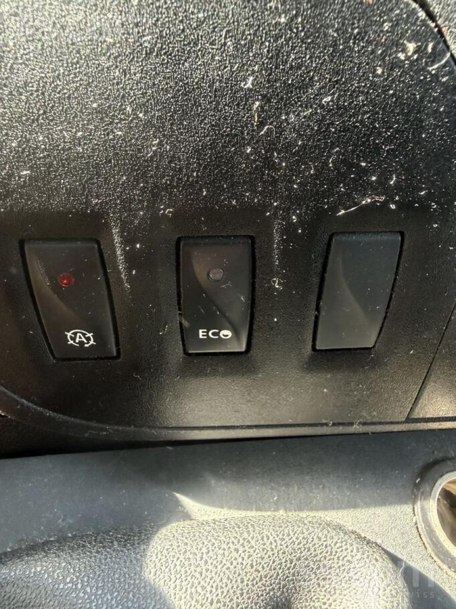 Balts Opel Movano 2015 Rīga, ar dzinēja tilpumu 2.30 L un nobraukumu 301 tūkst. km par 5050 €, foto 18 vietnē AUTOMOTO.COM.LV