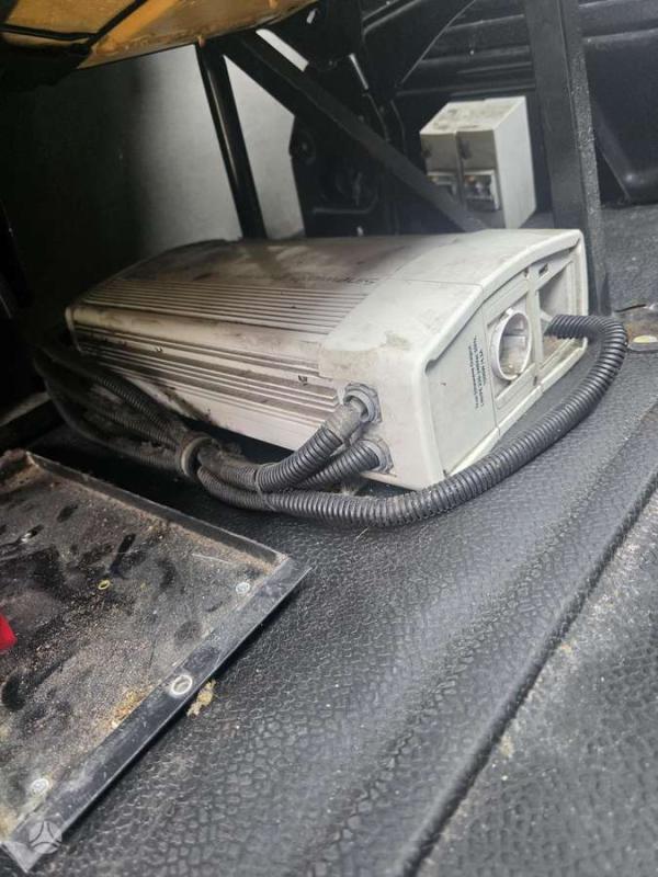 White Opel Movano 2017 in Taurage, with an engine capacity of 2.30 L and mileage of 235 thousand km for 8000 €, photo 8 on AUTOMOTO.COM.LV