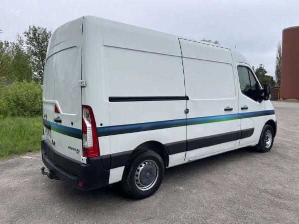 White Opel Movano 2017 in Taurage, with an engine capacity of 2.30 L and mileage of 288 thousand km for 5700 €, photo 3 on AUTOMOTO.COM.LV