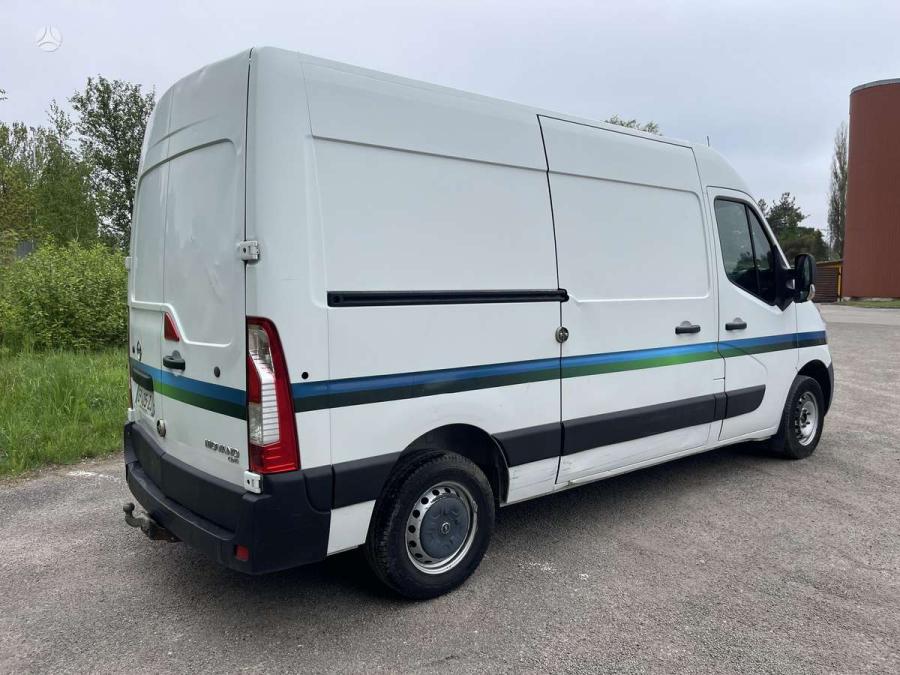 White Opel Movano 2017 in Taurage, with an engine capacity of 2.30 L and mileage of 288 thousand km for 5700 €, photo 4 on AUTOMOTO.COM.LV