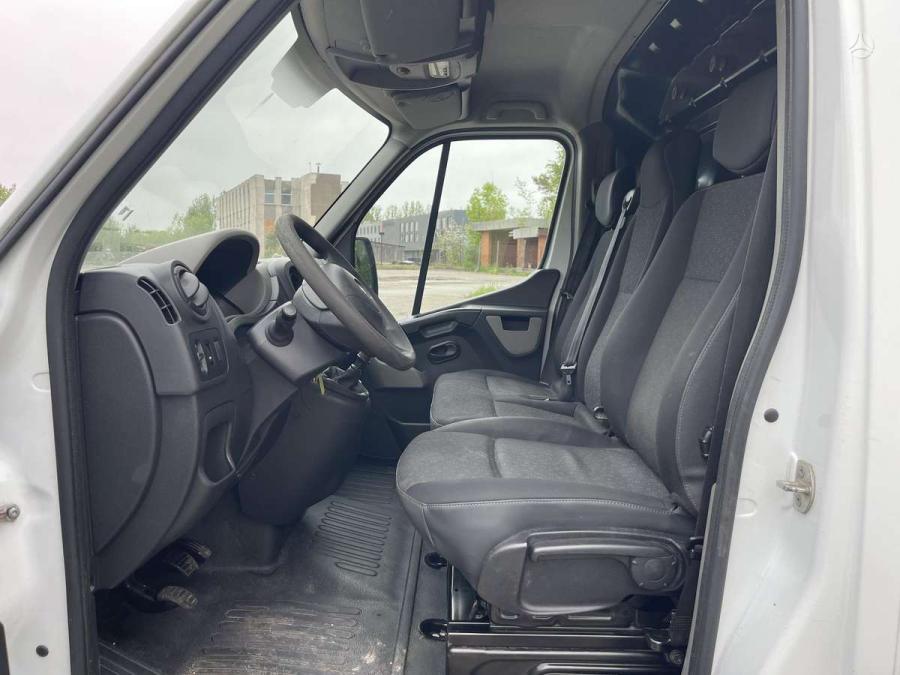 White Opel Movano 2017 in Taurage, with an engine capacity of 2.30 L and mileage of 288 thousand km for 5700 €, photo 8 on AUTOMOTO.COM.LV