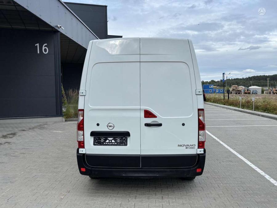 White Opel Movano 2018 in Vilnius, with an engine capacity of 2.30 L and mileage of 173 thousand km for 11700 €, photo 5 on AUTOMOTO.COM.LV