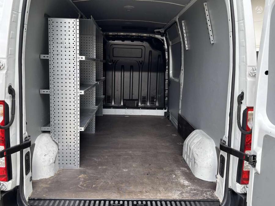 White Opel Movano 2018 in Vilnius, with an engine capacity of 2.30 L and mileage of 173 thousand km for 11700 €, photo 19 on AUTOMOTO.COM.LV