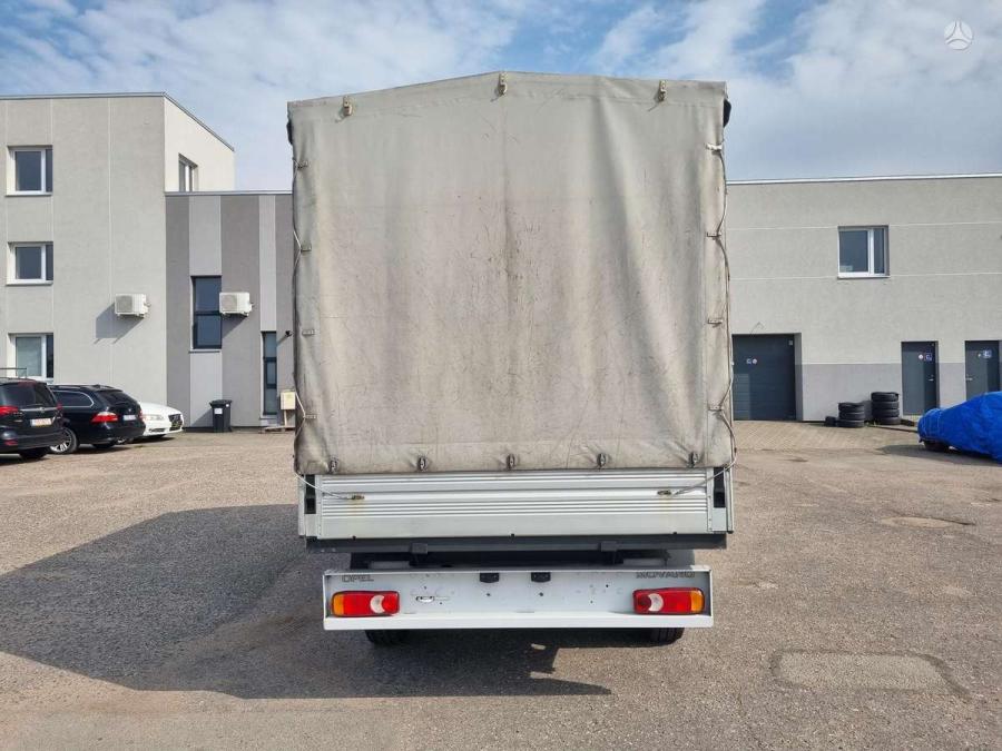 White Opel Movano 2018 in Siauliai, with an engine capacity of 2.30 L and mileage of 434 thousand km for 9800 €, photo 7 on AUTOMOTO.COM.LV