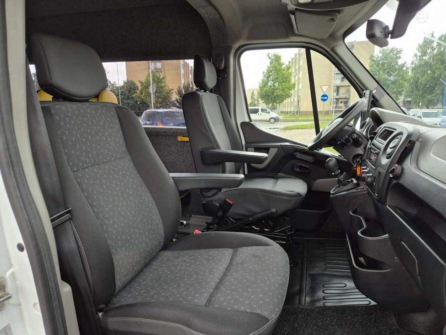White Opel Movano 2018 in Panevezys, with an engine capacity of 2.30 L and mileage of 451 thousand km for 7600 €, photo 23 on AUTOMOTO.COM.LV