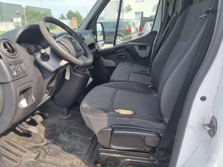 White Opel Movano 2018 in Siauliai, with an engine capacity of 2.30 L and mileage of 434 thousand km for 9000 €, photo 17 on AUTOMOTO.COM.LV