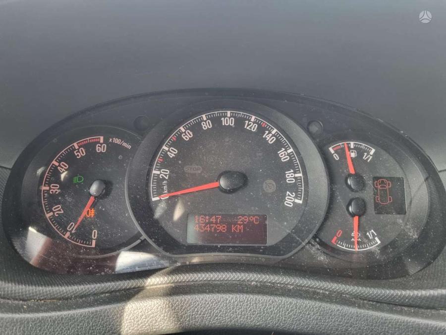 White Opel Movano 2018 in Siauliai, with an engine capacity of 2.30 L and mileage of 434 thousand km for 9000 €, photo 22 on AUTOMOTO.COM.LV