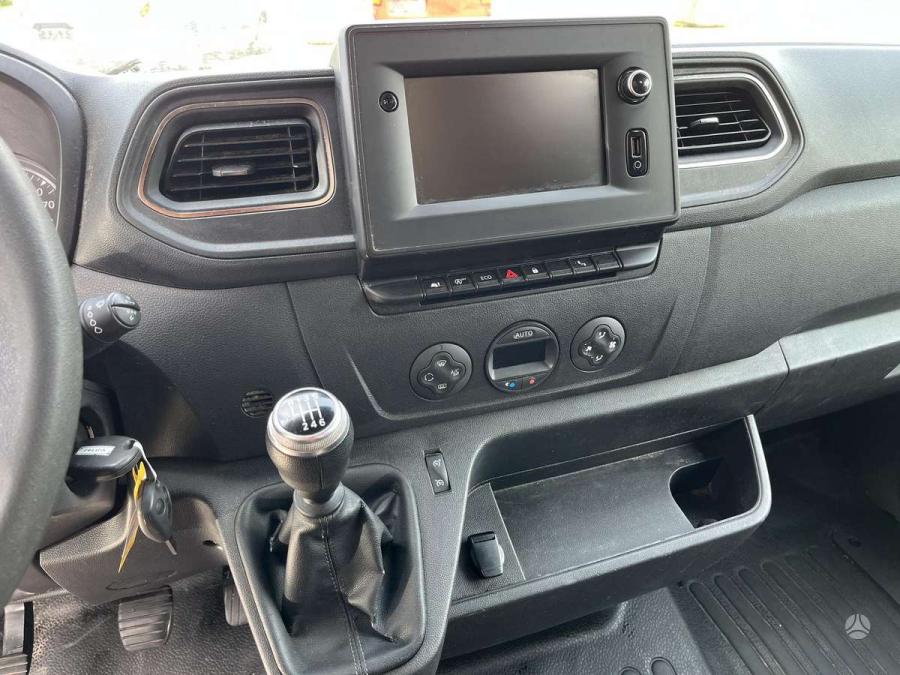 White Opel Movano 2021 in Alytus, with an engine capacity of 2.30 L and mileage of 168 thousand km for 13915 €, photo 10 on AUTOMOTO.COM.LV