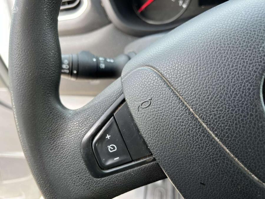 White Opel Movano 2021 in Alytus, with an engine capacity of 2.30 L and mileage of 168 thousand km for 13915 €, photo 12 on AUTOMOTO.COM.LV