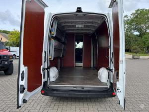 White Opel Movano 2021 in Alytus, with an engine capacity of 2.30 L and mileage of 168 thousand km for 13915 €, photo 21 on AUTOMOTO.COM.LV