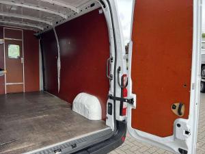 White Opel Movano 2021 in Alytus, with an engine capacity of 2.30 L and mileage of 168 thousand km for 13915 €, photo 24 on AUTOMOTO.COM.LV