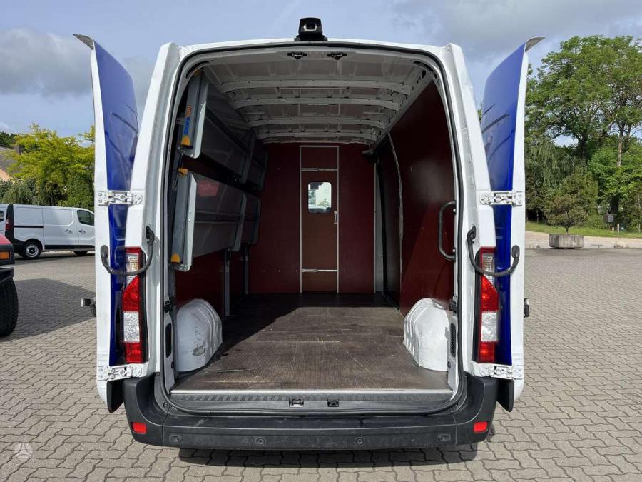 White Opel Movano 2021 in Alytus, with an engine capacity of 2.30 L and mileage of 168 thousand km for 13915 €, photo 25 on AUTOMOTO.COM.LV