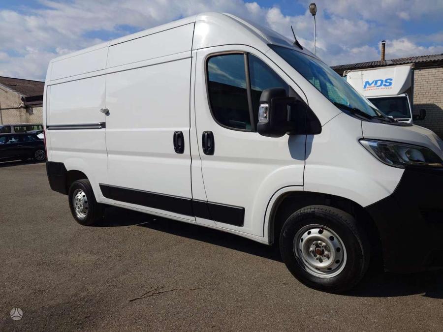 Balts Opel Movano 2022 Tauragė, ar dzinēja tilpumu 2.18 L un nobraukumu 80 tūkst. km par 13189 €, foto 1 vietnē AUTOMOTO.COM.LV