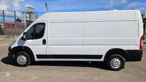 White Opel Movano 2022 in Telschi, with an engine capacity of 2.20 L and mileage of 93 thousand km for 14700 €, photo 3 on AUTOMOTO.COM.LV
