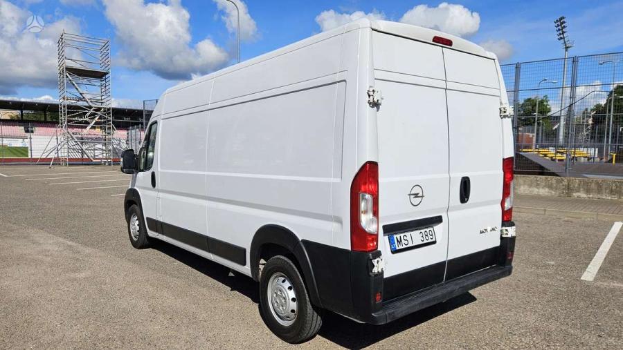 White Opel Movano 2022 in Telschi, with an engine capacity of 2.20 L and mileage of 93 thousand km for 14700 €, photo 4 on AUTOMOTO.COM.LV