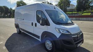White Opel Movano 2022 in Telschi, with an engine capacity of 2.20 L and mileage of 93 thousand km for 14700 €, photo 8 on AUTOMOTO.COM.LV
