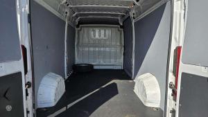 White Opel Movano 2022 in Telschi, with an engine capacity of 2.20 L and mileage of 93 thousand km for 14700 €, photo 10 on AUTOMOTO.COM.LV