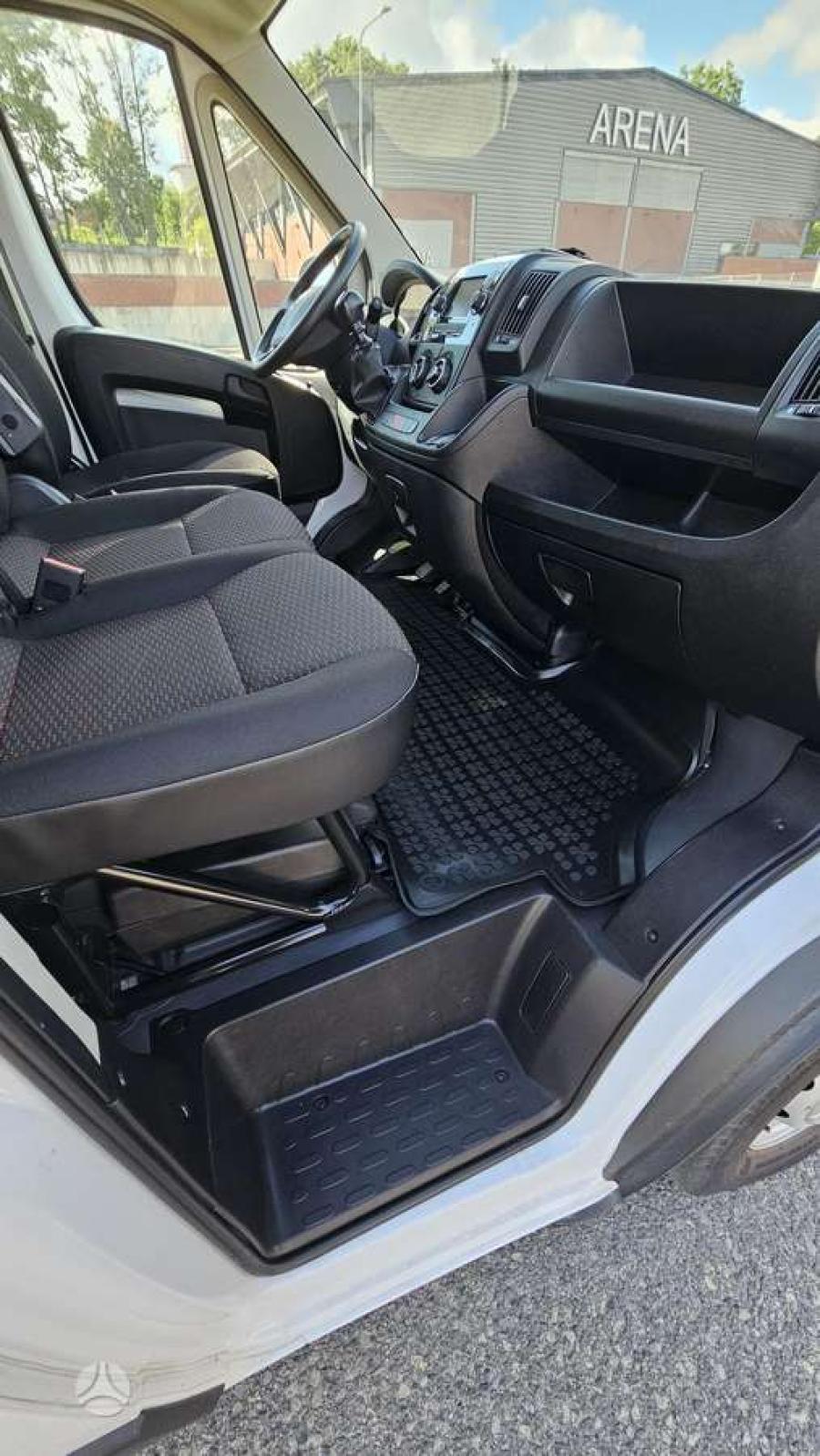 White Opel Movano 2022 in Telschi, with an engine capacity of 2.20 L and mileage of 93 thousand km for 14700 €, photo 13 on AUTOMOTO.COM.LV