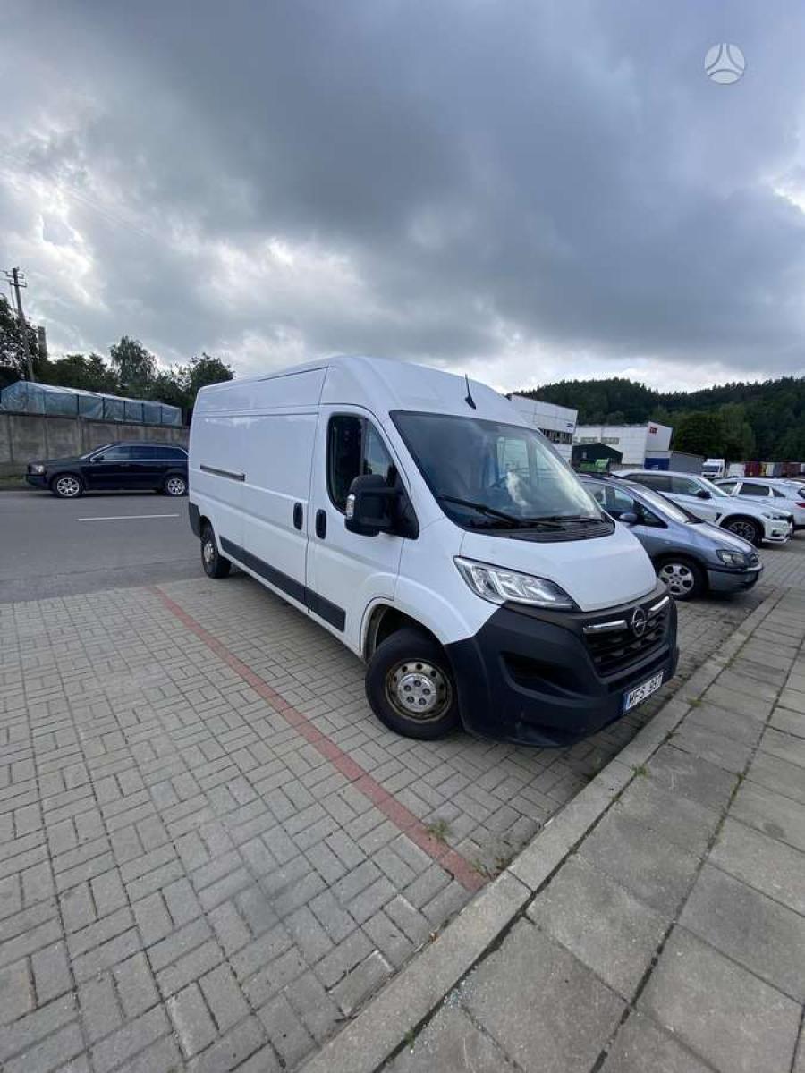 White Opel Movano 2022 in Vilnius, with an engine capacity of 2.18 L and mileage of 177 thousand km for 16000 €, photo 4 on AUTOMOTO.COM.LV