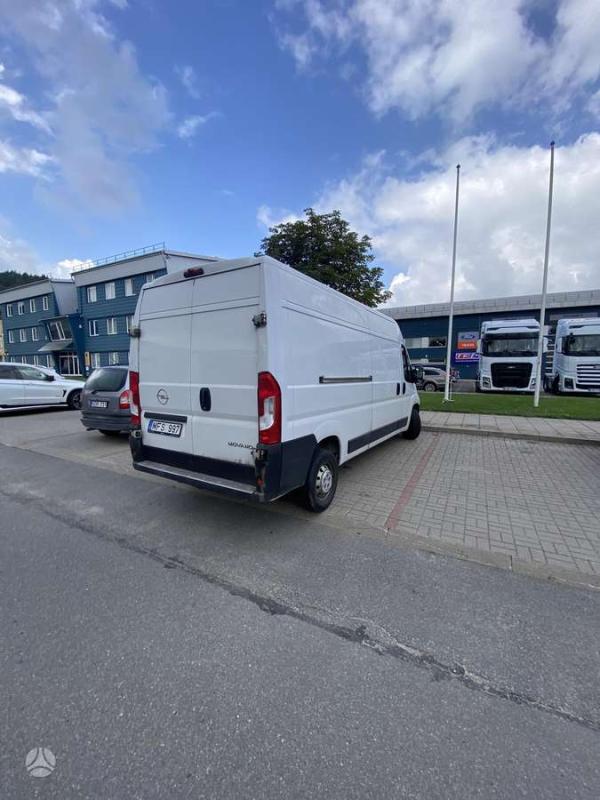 White Opel Movano 2022 in Vilnius, with an engine capacity of 2.18 L and mileage of 177 thousand km for 16000 €, photo 4 on AUTOMOTO.COM.LV