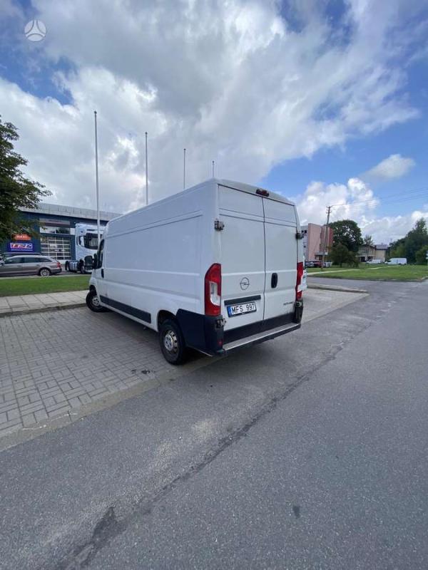 White Opel Movano 2022 in Vilnius, with an engine capacity of 2.18 L and mileage of 177 thousand km for 16000 €, photo 5 on AUTOMOTO.COM.LV