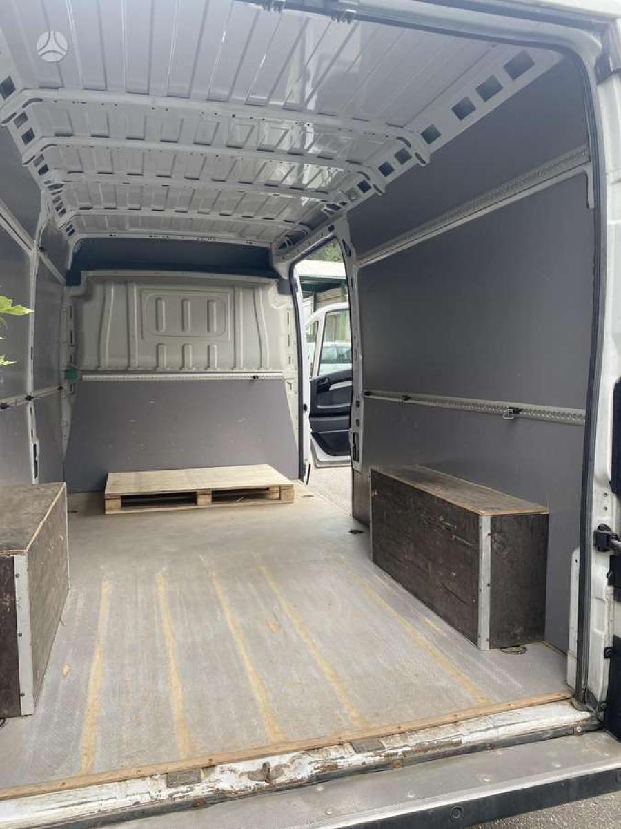 White Opel Movano 2022 in Vilnius, with an engine capacity of 2.18 L and mileage of 177 thousand km for 16000 €, photo 12 on AUTOMOTO.COM.LV
