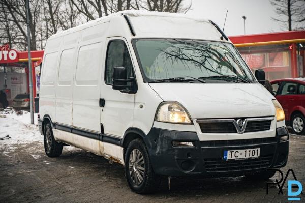 White Opel Movano 2006 in Riga, with an engine capacity of 2.40 L and mileage of 302 thousand km for 1590 €, photo 2 on AUTOMOTO.COM.LV