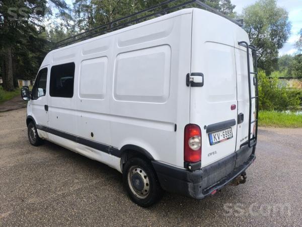 White Opel Movano 2009 in Valmiera, with an engine capacity of 2.50 L and mileage of 338 thousand km for 4999 €, photo 4 on AUTOMOTO.COM.LV