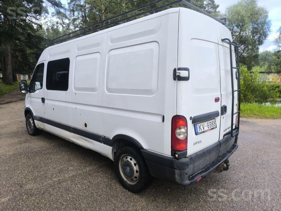 White Opel Movano 2009 in Valmiera, with an engine capacity of 2.50 L and mileage of 338 thousand km for 4999 €, photo 5 on AUTOMOTO.COM.LV