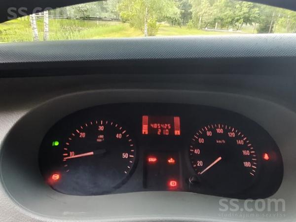 White Opel Movano 2010 in Jelgava, with an engine capacity of 2.50 L and mileage of 485 thousand km for 3500 €, photo 6 on AUTOMOTO.COM.LV