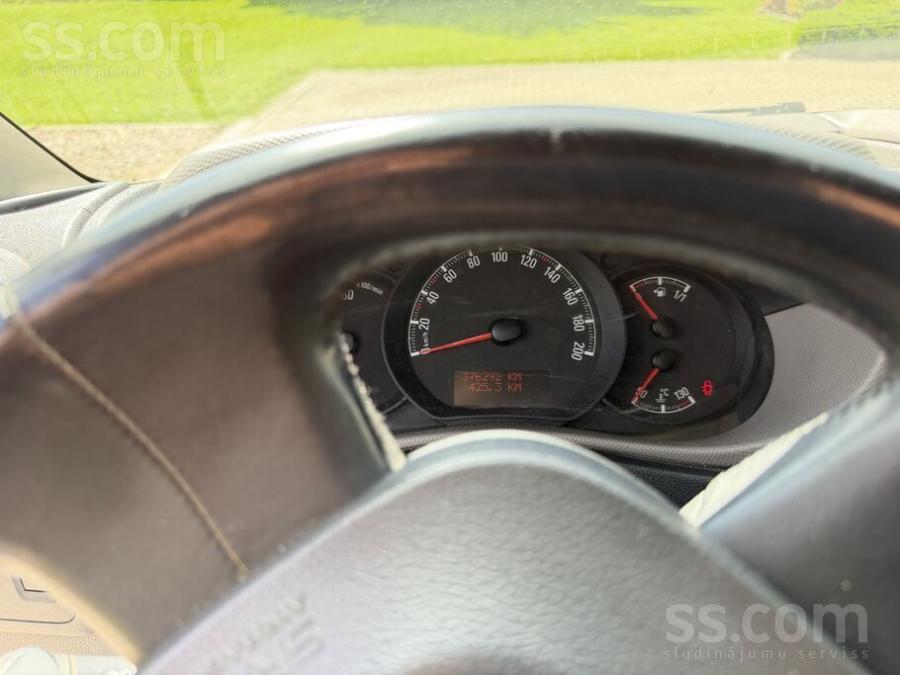 White Opel Movano 2012 in Jelgava, with an engine capacity of 2.30 L and mileage of 376 thousand km for 4950 €, photo 11 on AUTOMOTO.COM.LV
