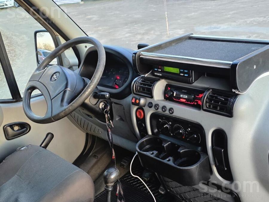 Balts Opel Movano 2003 Liepāja, ar dzinēja tilpumu 2.50 L un nobraukumu 308 tūkst. km par 8500 €, foto 9 vietnē AUTOMOTO.COM.LV