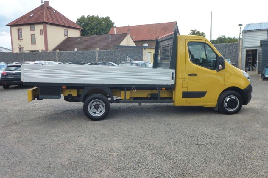 Yellow Opel Movano 2021 in Kaunas, with an engine capacity of 2.30 L and mileage of 42 thousand km for 25836 €, photo 6 on AUTOMOTO.COM.LV