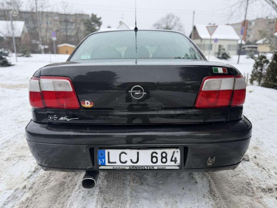 Melns Opel Omega 2001 Kauņa, ar dzinēja tilpumu 2.20 L un nobraukumu 290 tūkst. km par 1550 €, foto 9 vietnē AUTOMOTO.COM.LV