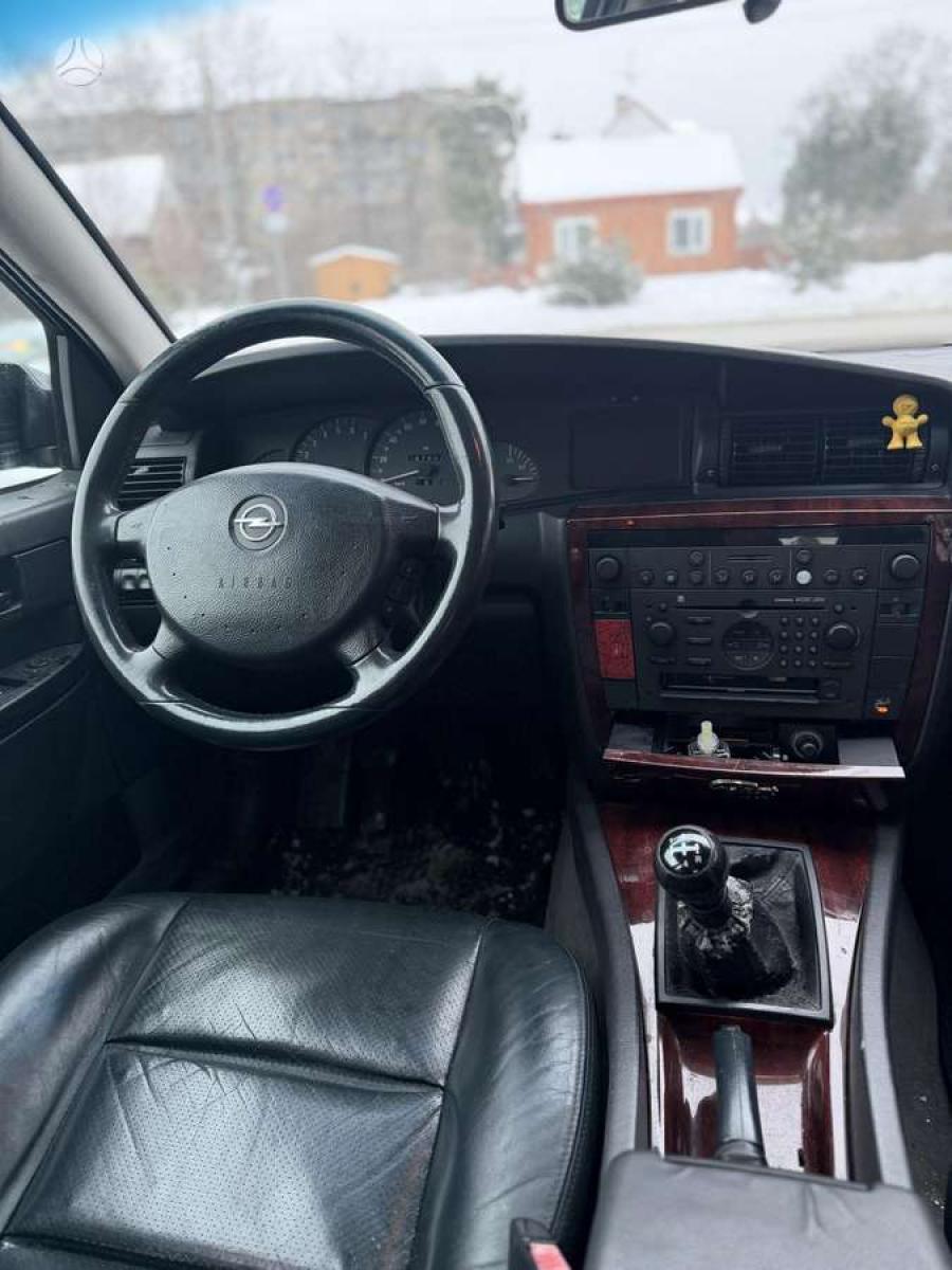 Melns Opel Omega 2001 Kauņa, ar dzinēja tilpumu 2.20 L un nobraukumu 290 tūkst. km par 1550 €, foto 17 vietnē AUTOMOTO.COM.LV