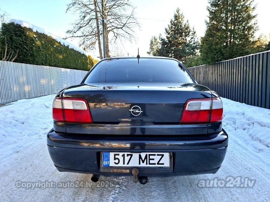 Black Opel Omega 2001 in Tallinn, with an engine capacity of 2.20 L and mileage of 336 thousand km for 1500 €, photo 4 on AUTOMOTO.COM.LV