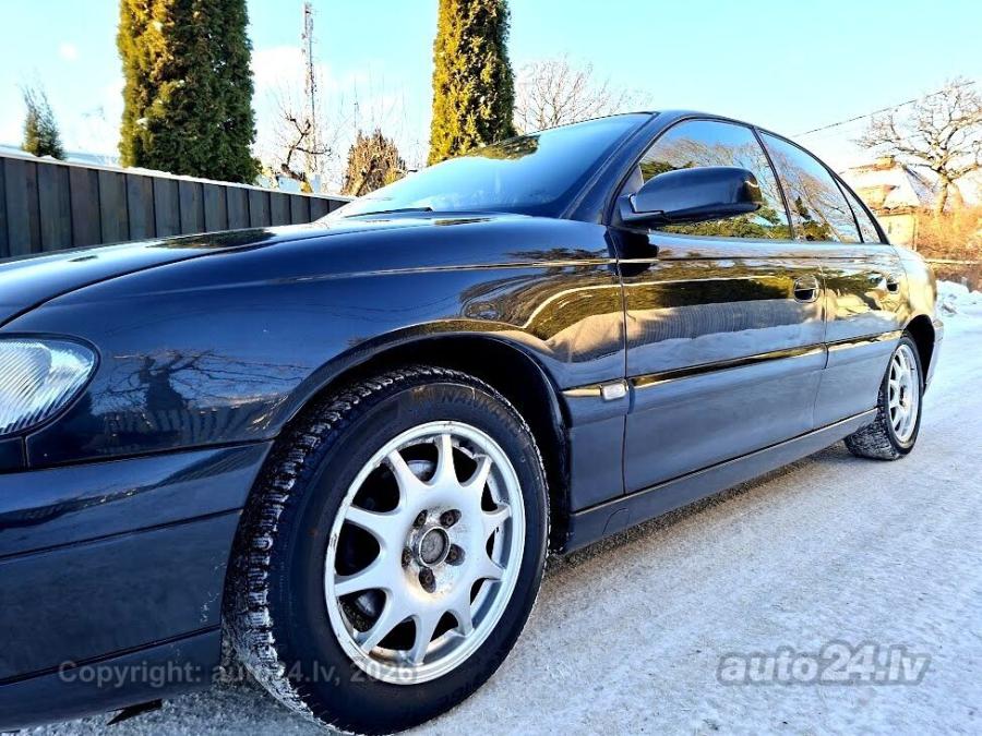 Black Opel Omega 2001 in Tallinn, with an engine capacity of 2.20 L and mileage of 336 thousand km for 1500 €, photo 6 on AUTOMOTO.COM.LV