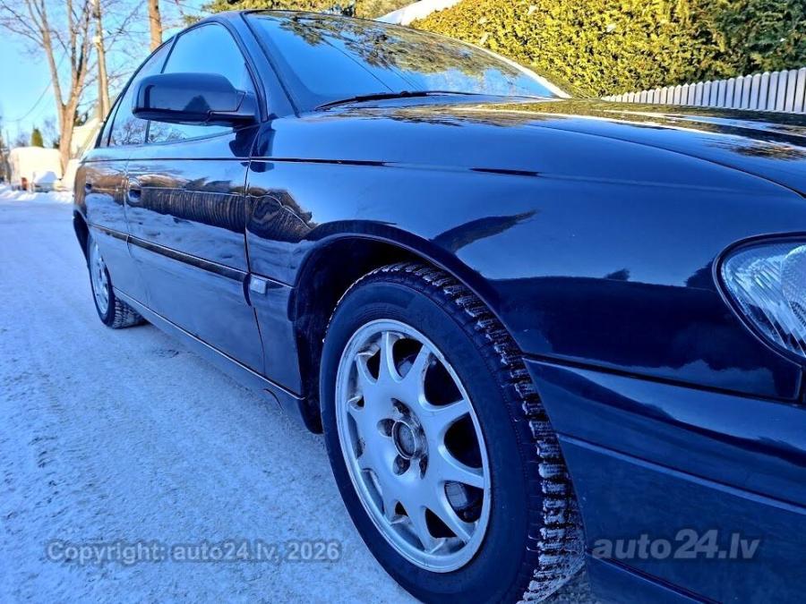Black Opel Omega 2001 in Tallinn, with an engine capacity of 2.20 L and mileage of 336 thousand km for 1500 €, photo 9 on AUTOMOTO.COM.LV