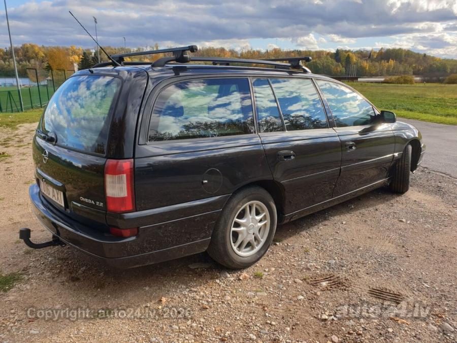 Melns Opel Omega 2001 Viljandi, ar dzinēja tilpumu 2.20 L un nobraukumu 200 tūkst. km par 2500 €, foto 3 vietnē AUTOMOTO.COM.LV