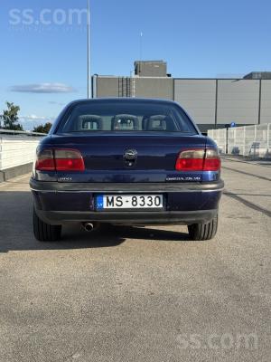 Blue Opel Omega 1996 in Riga, with an engine capacity of 2.50 L and mileage of 114 thousand km for 2000 €, photo 4 on AUTOMOTO.COM.LV