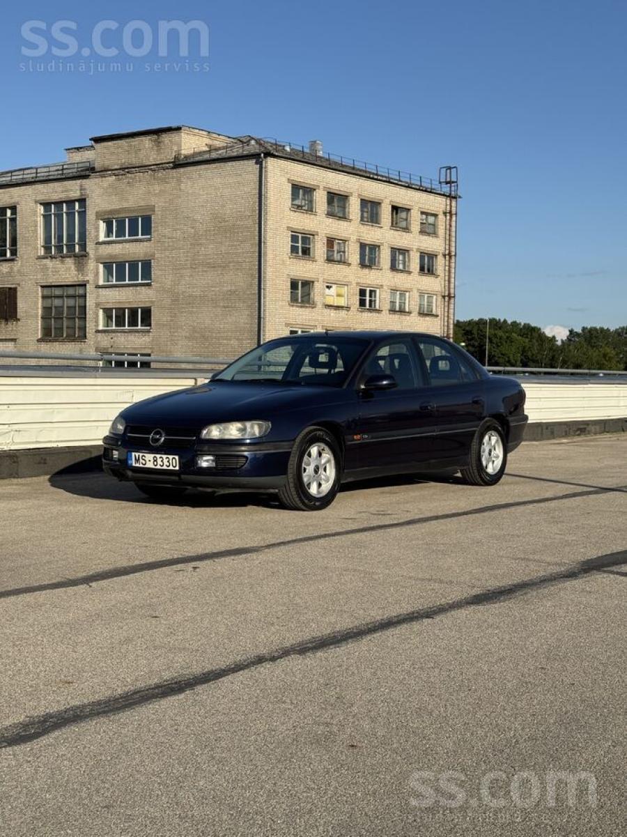 Blue Opel Omega 1996 in Riga, with an engine capacity of 2.50 L and mileage of 114 thousand km for 2000 €, photo 7 on AUTOMOTO.COM.LV