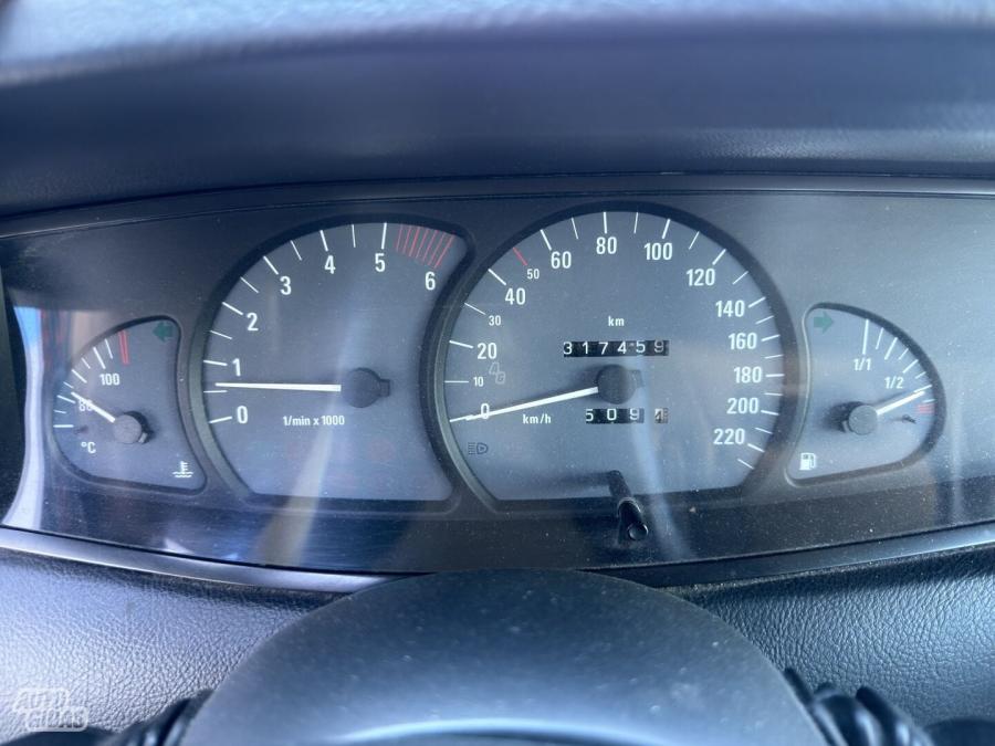 Zils Opel Omega 2002 Panevēža, ar dzinēja tilpumu 2.50 L un nobraukumu 317 tūkst. km par 1150 €, foto 21 vietnē AUTOMOTO.COM.LV