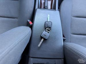 Zils Opel Omega 2002 Panevēža, ar dzinēja tilpumu 2.50 L un nobraukumu 317 tūkst. km par 1150 €, foto 24 vietnē AUTOMOTO.COM.LV