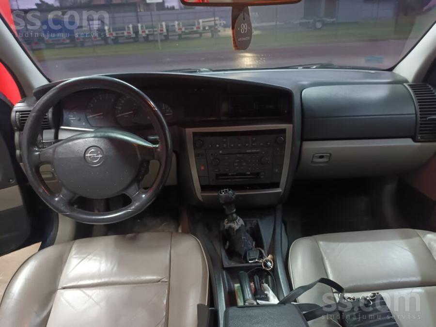 Zils Opel Omega 2003 Jelgava, ar dzinēja tilpumu 2.50 L un nobraukumu 234 tūkst. km par 1800 €, foto 7 vietnē AUTOMOTO.COM.LV