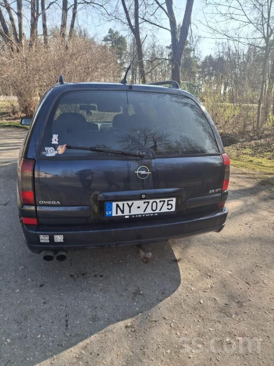 Zils Opel Omega 2003 Jelgava, ar dzinēja tilpumu 2.50 L un nobraukumu 234 tūkst. km par 1800 €, foto 9 vietnē AUTOMOTO.COM.LV