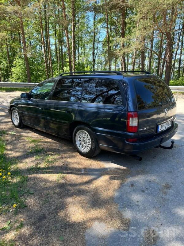 Blue Opel Omega 2003 in Ventspils, with an engine capacity of 2.50 L and mileage of 303 thousand km for 1600 €, photo 4 on AUTOMOTO.COM.LV